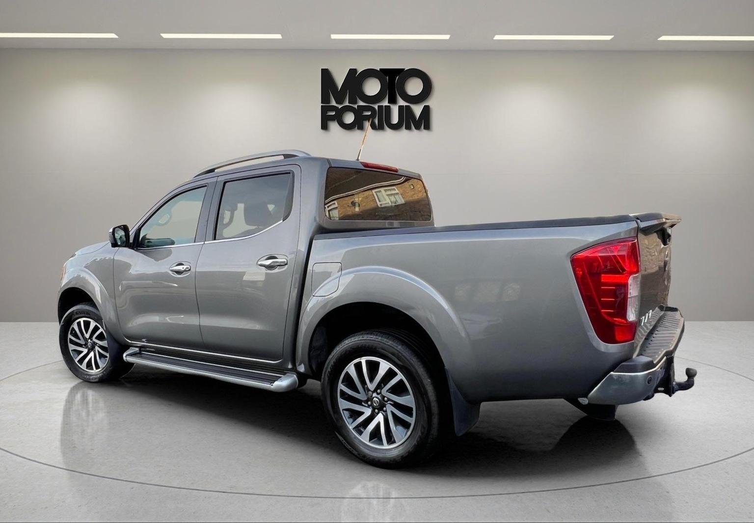 SOLD - Used NISSAN NAVARA 2017 Grey in Bradford, West Yorkshire | Moto ...