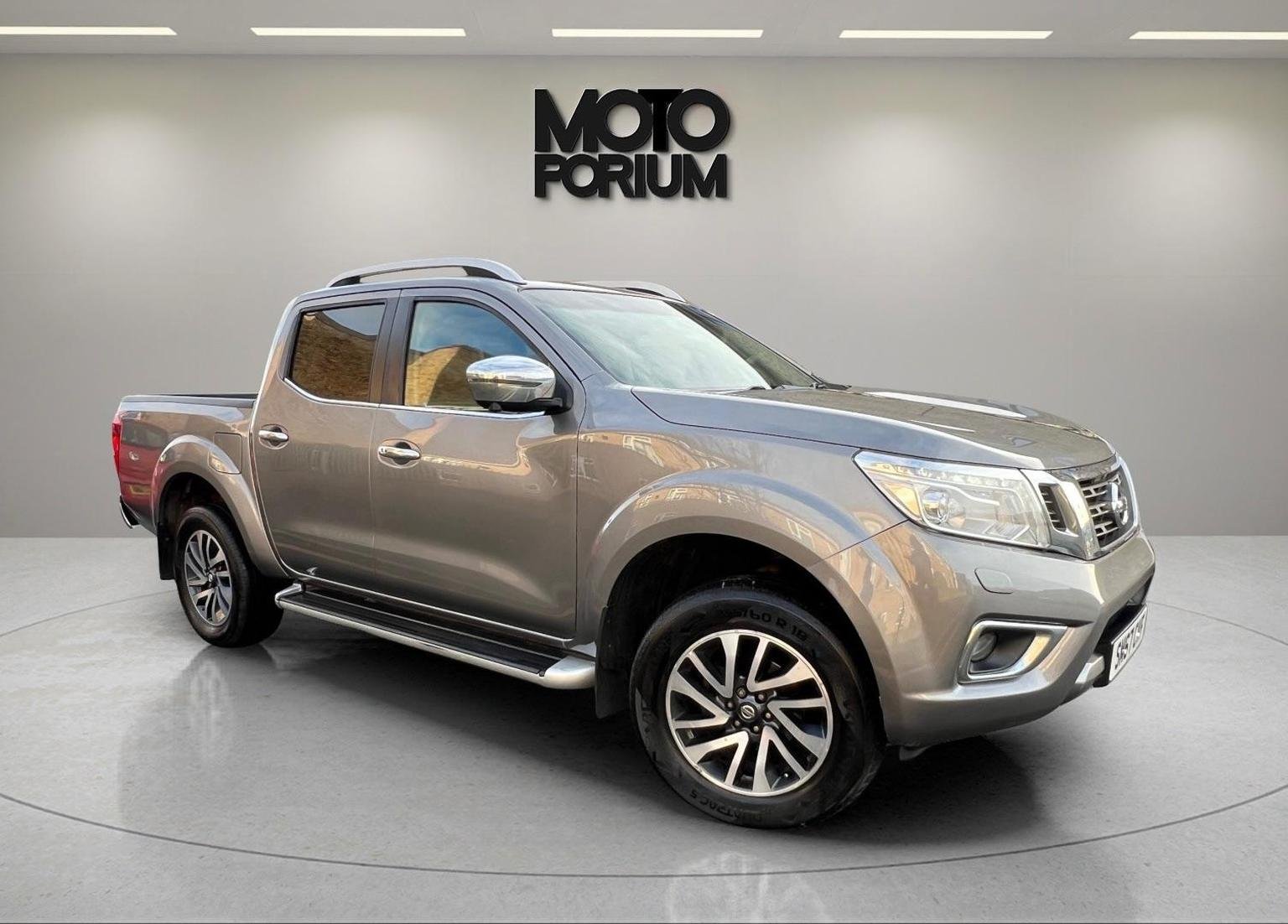SOLD - Used NISSAN NAVARA 2017 Grey in Bradford, West Yorkshire | Moto ...