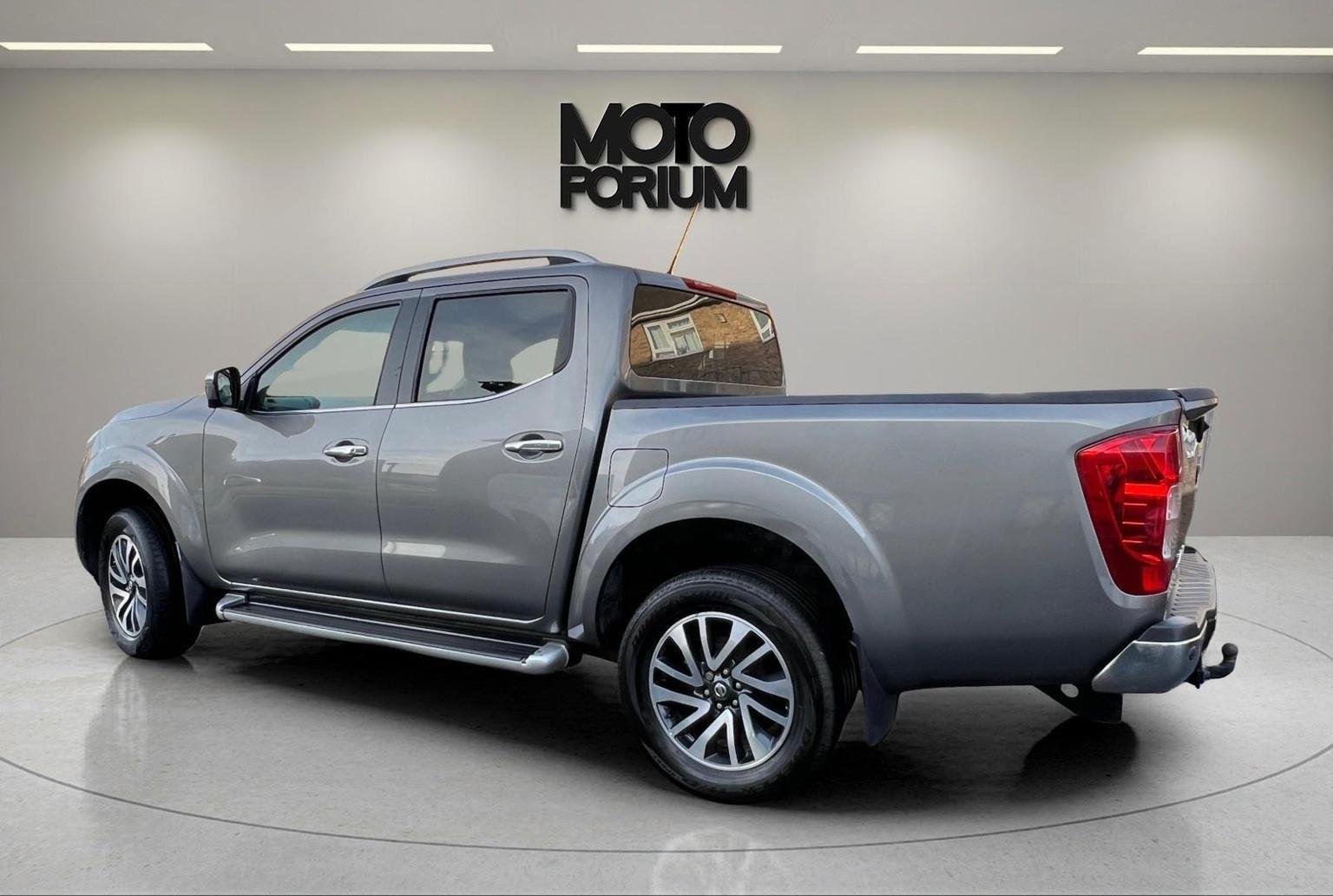SOLD - Used NISSAN NAVARA 2017 Grey in Bradford, West Yorkshire | Moto ...