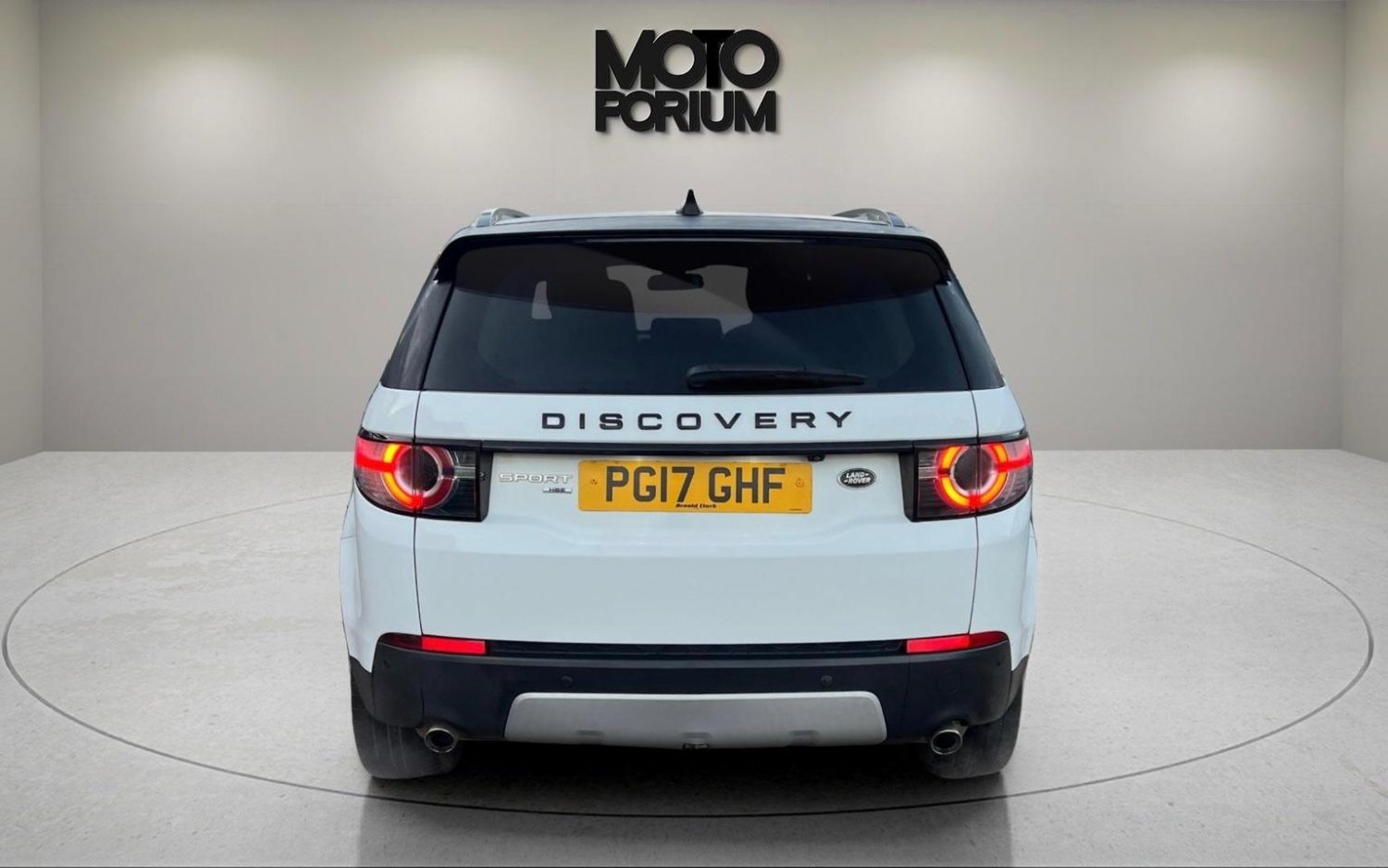 Used LAND ROVER DISCOVERY SPORT 2017 White in Bradford, West Yorkshire ...
