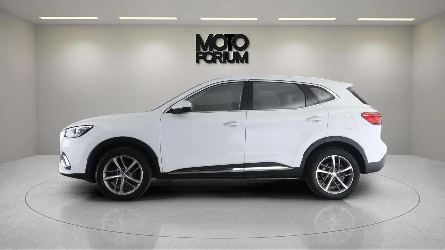 SOLD - Used MG HS 2021 White in Bradford, West Yorkshire | Moto Porium