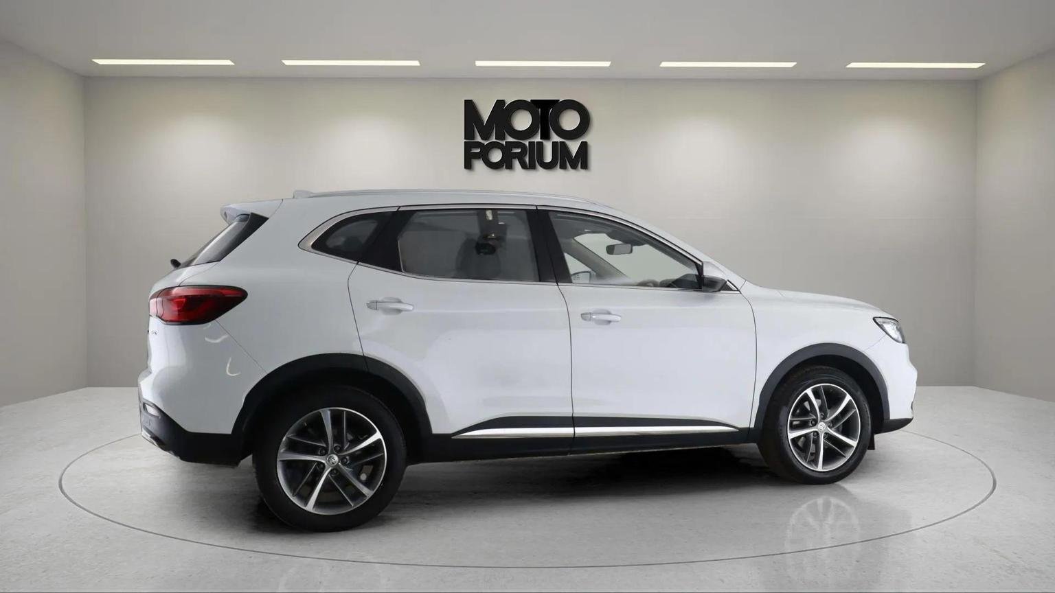SOLD - Used MG HS 2021 White in Bradford, West Yorkshire | Moto Porium