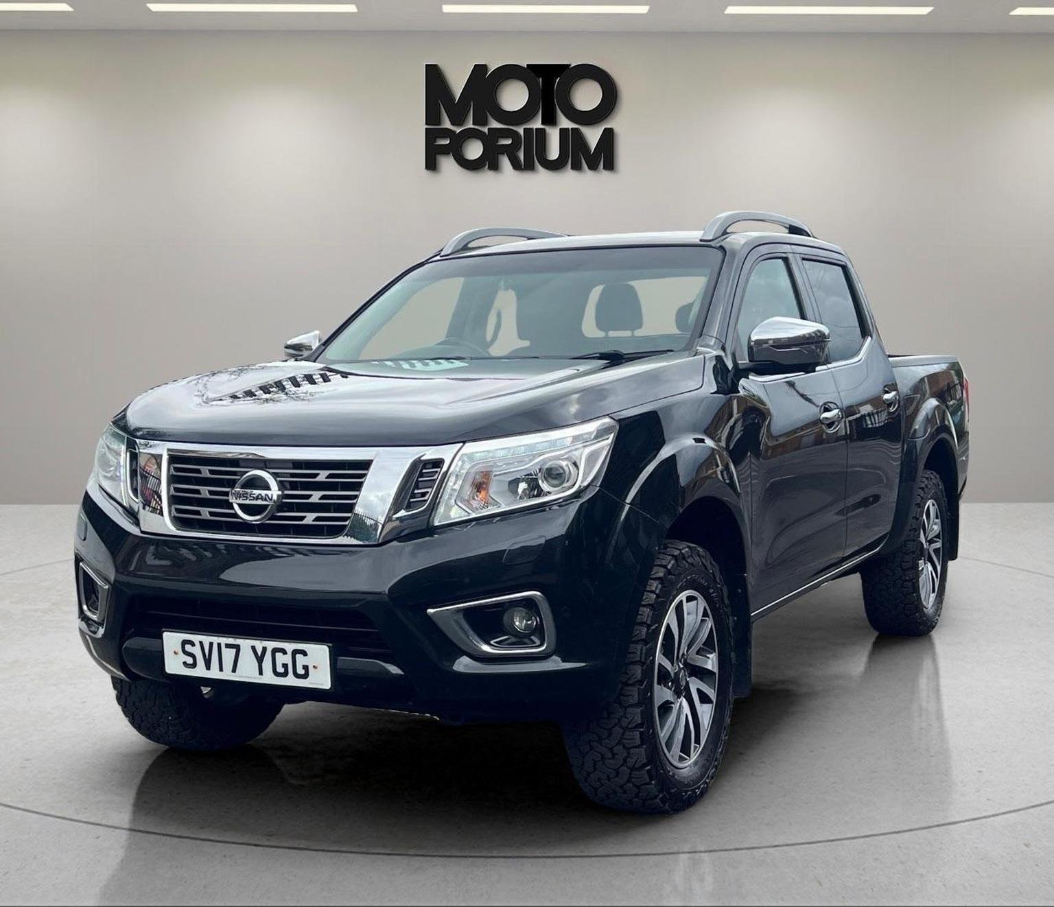 SOLD - Used NISSAN NAVARA 2017 Black in Bradford, West Yorkshire | Moto ...